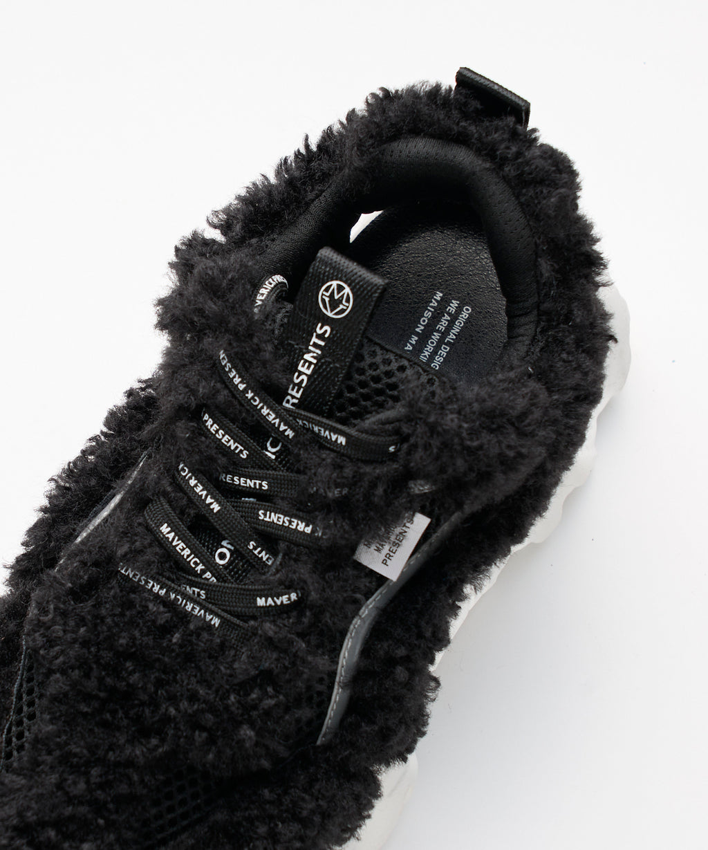 Closed-Toe Sneaker Sandals - Black Boa Fleece – MAISON MAVERICK PRESENTS